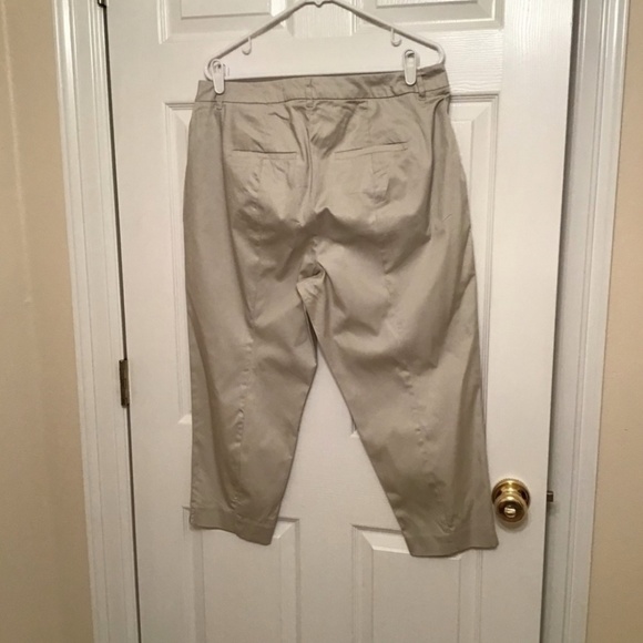 Cato | Pants & Jumpsuits | Catos Khaki Colored Capris | Poshmark